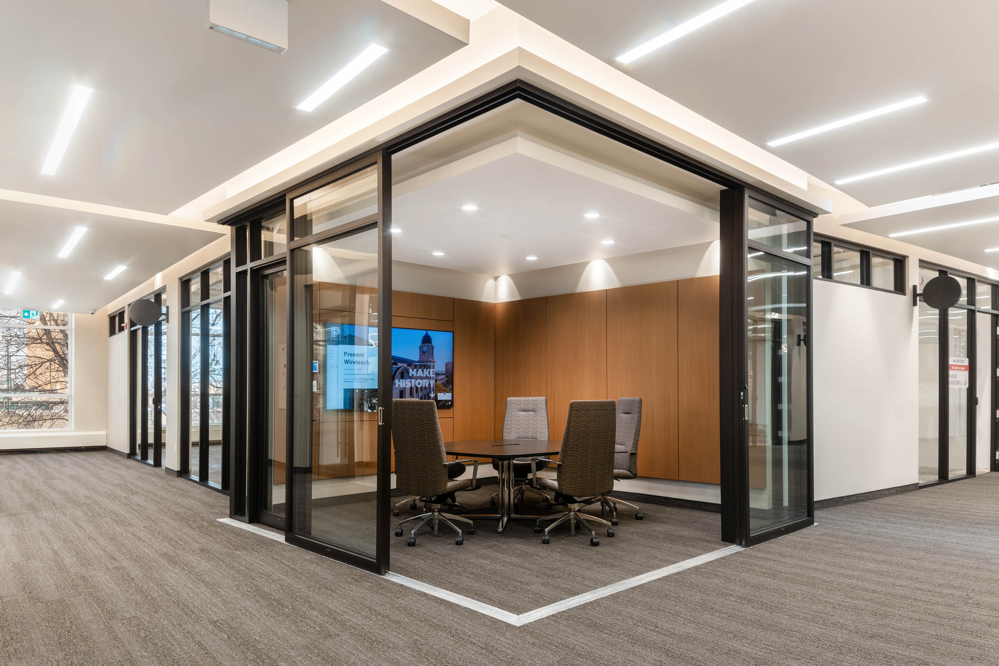 Post Hybrid Workspace